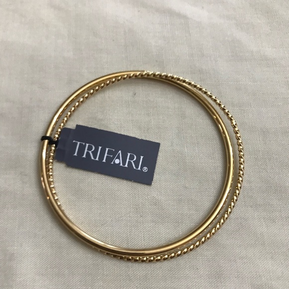 Trifari | Jewelry | Vintage 2 Pack Nwt Trifari Gold Bangle Bracelet ...